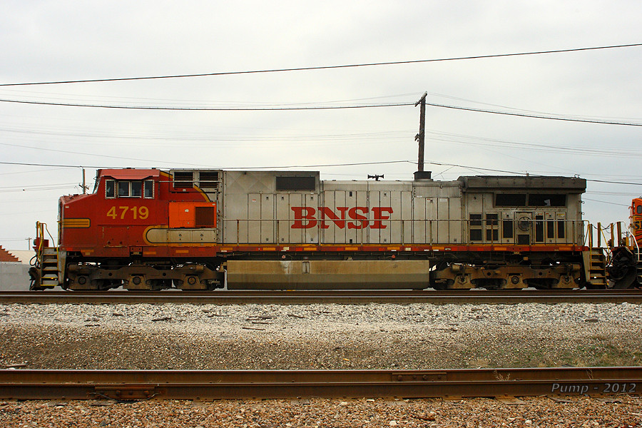 BNSF 4719 - GE C44-9W